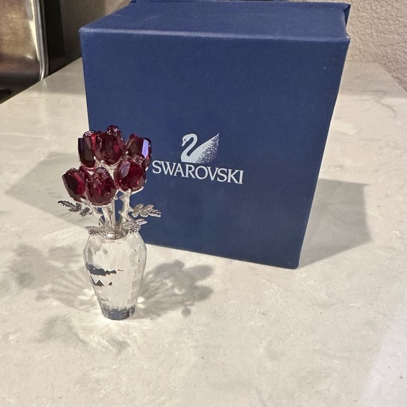 Swarovski | Accents | Swarovski Crystal Red Roses In Vase With Original ...